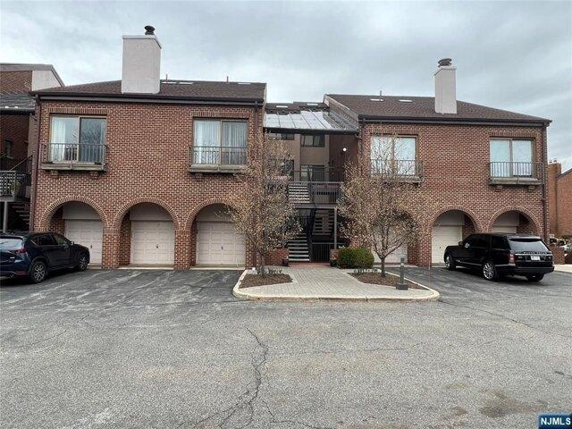 3 bedroom, Teaneck NJ 07666 88010106