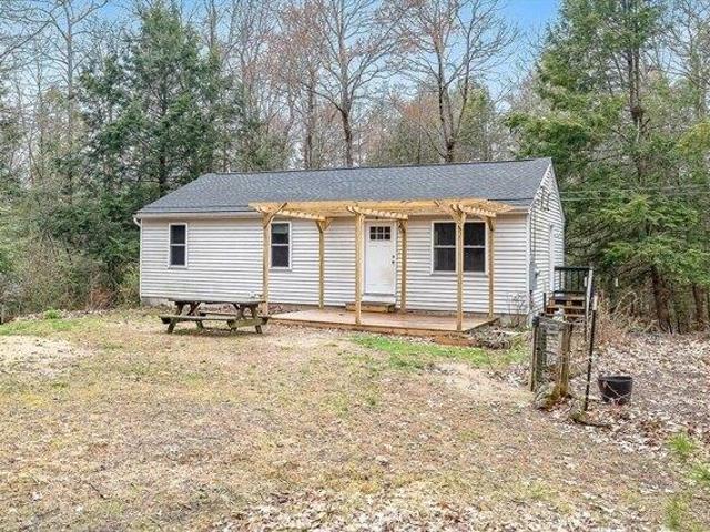 3 bedroom, Templeton MA 01468 102090095