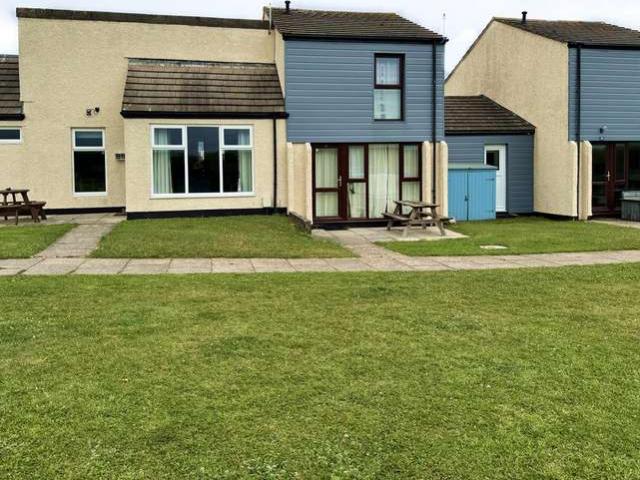 3 Bedroom Terraced Bungalow