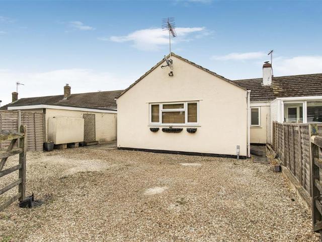 3 bedroom terraced bungalow for sale