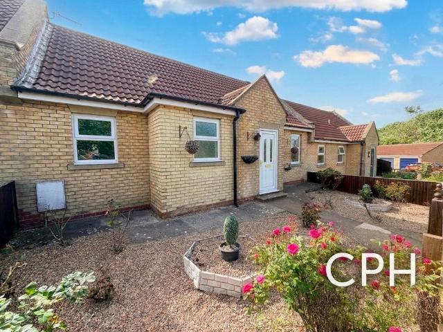 3 bedroom terraced bungalow for sale