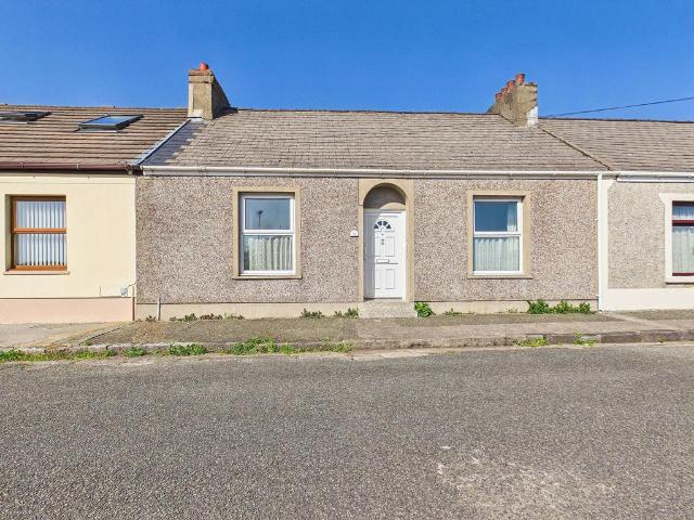 3 bedroom terraced bungalow for sale