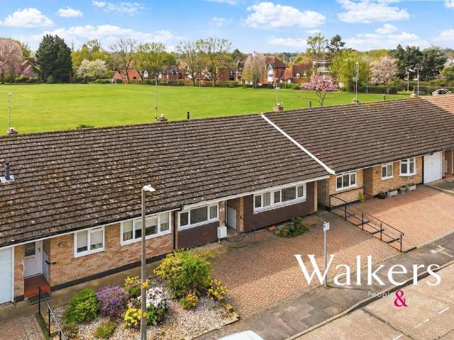 3 bedroom terraced bungalow for sale
