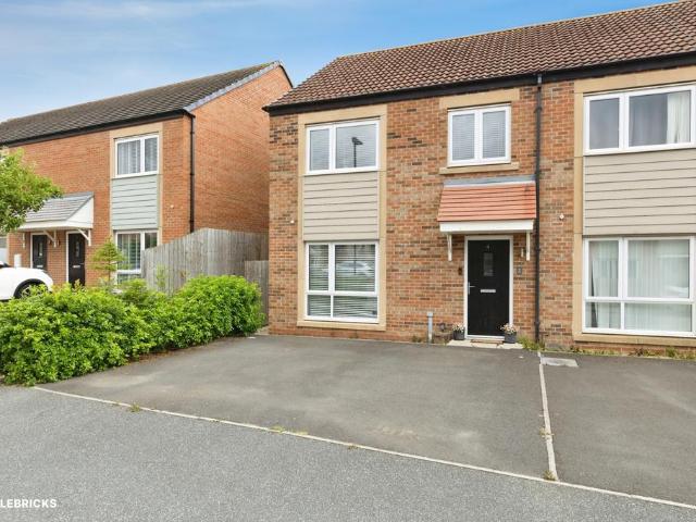 3 bedroom terraced bungalow for sale