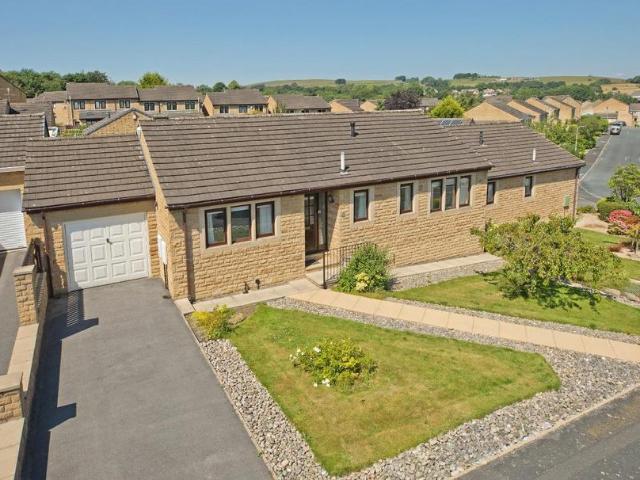 3 bedroom terraced bungalow for sale