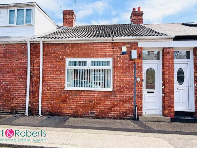 3 bedroom terraced bungalow for sale