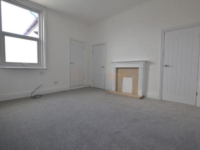 3 bedroom terraced bungalow to rent