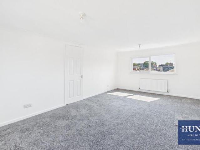 3 bedroom terraced bungalow to rent