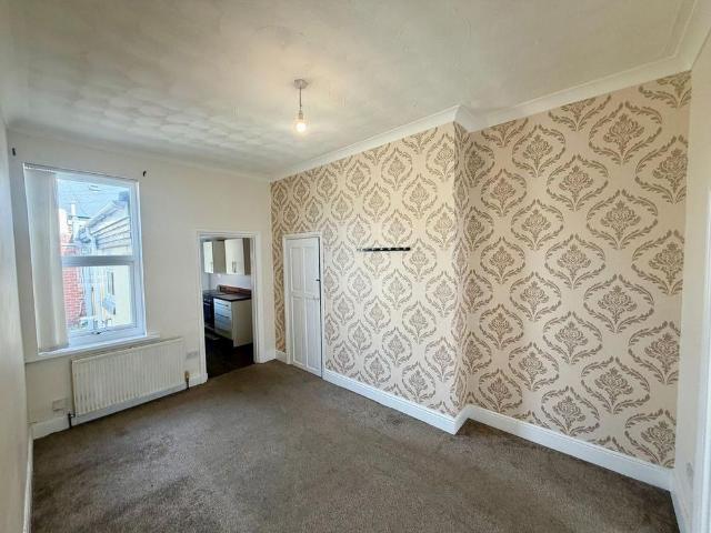 3 bedroom terraced bungalow to rent