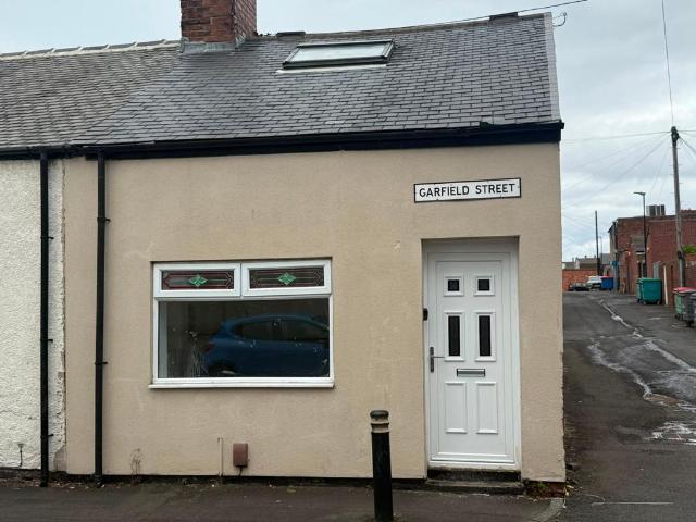 3 bedroom terraced bungalow to rent
