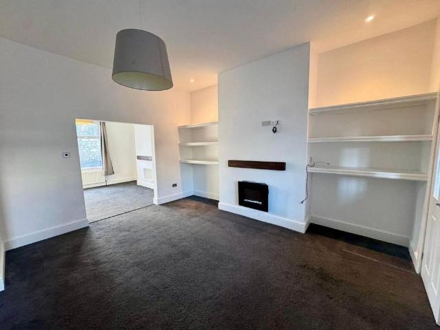 3 bedroom terraced bungalow to rent