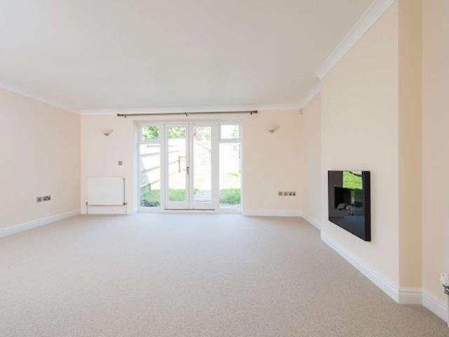 3 bedroom Terraced for rent in Moorland Road, Witney, Oxfordshire, OX28