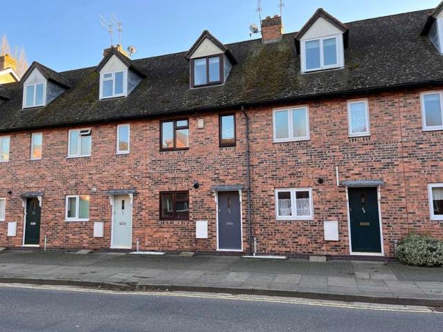 3 Bedroom Terraced House
