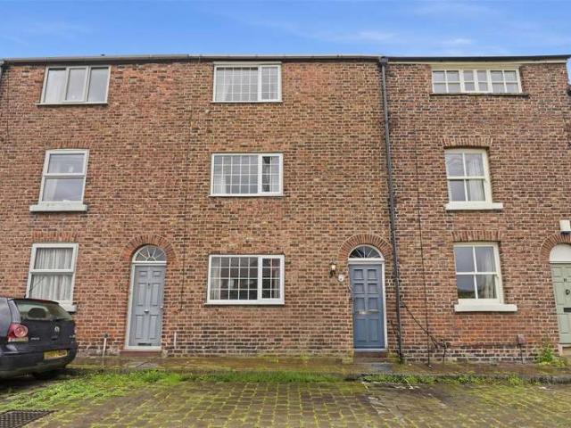 3 Bedroom Terraced House
