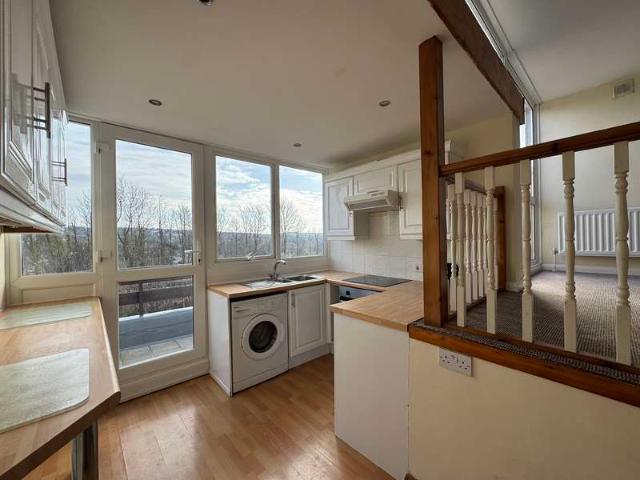 3 Bedroom Maisonette Flat