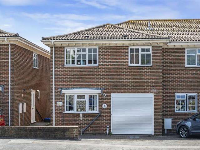 3 Bedroom Terraced House
