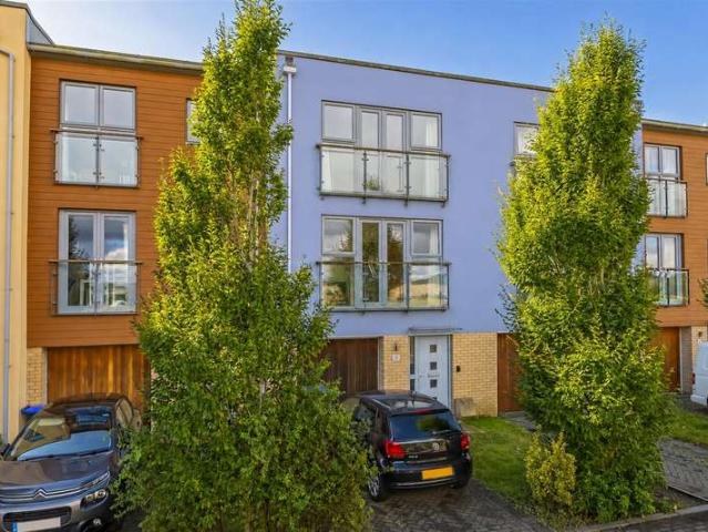 3 Bedroom Terraced House