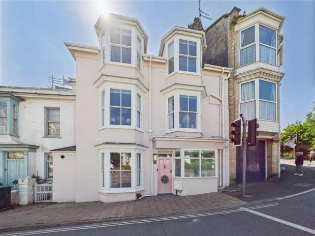 3 Bedroom Terraced House