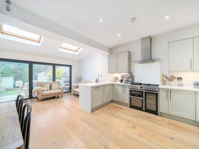 3 Bedroom Terraced House