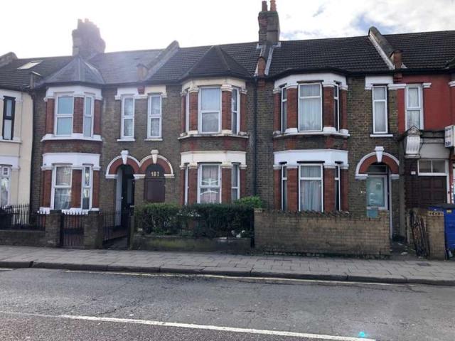 4 Bedroom Terraced House