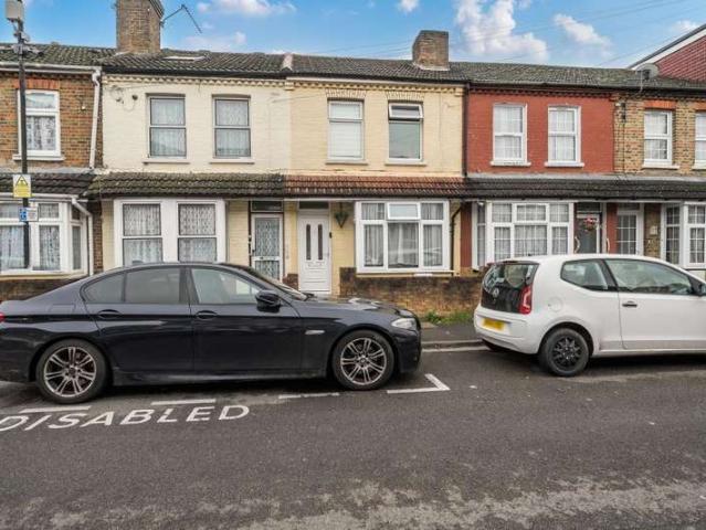 3 Bedroom Terraced House