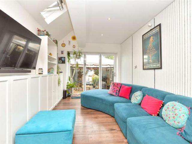 3 Bedroom Terraced House