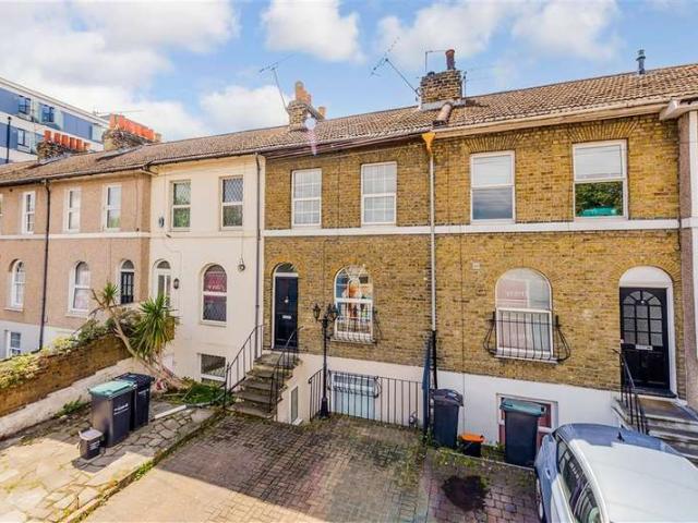 3 Bedroom Terraced House