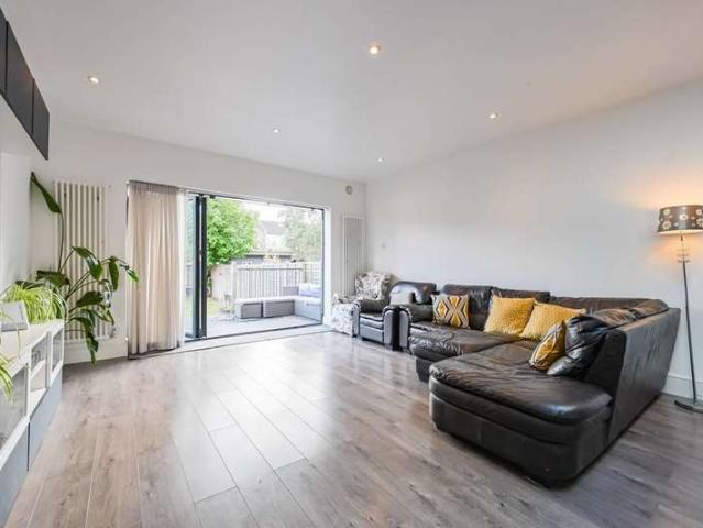 3 Bedroom Terraced House