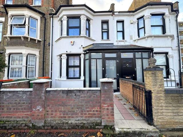 3 Bedroom Terraced House