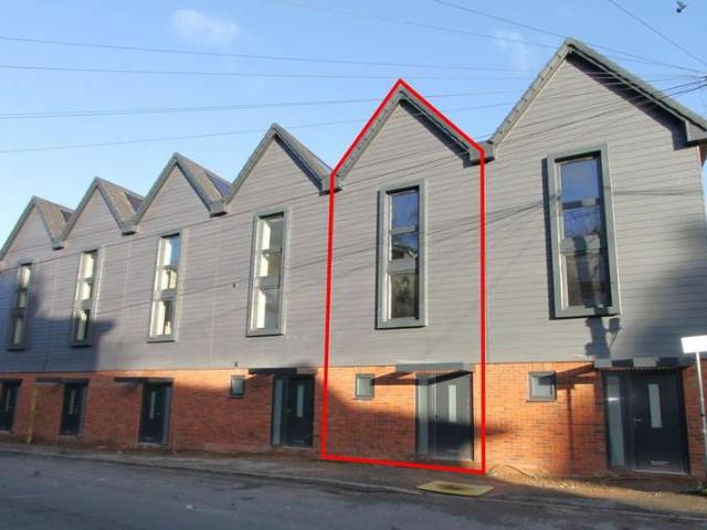 3 Bedroom Terraced House