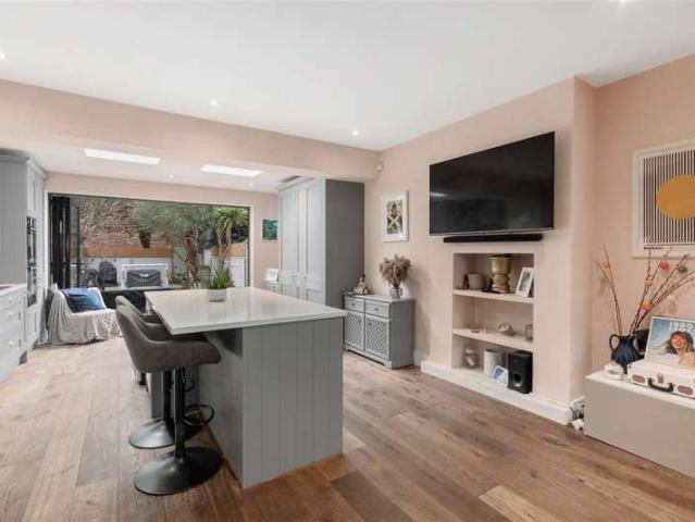 3 Bedroom Terraced House