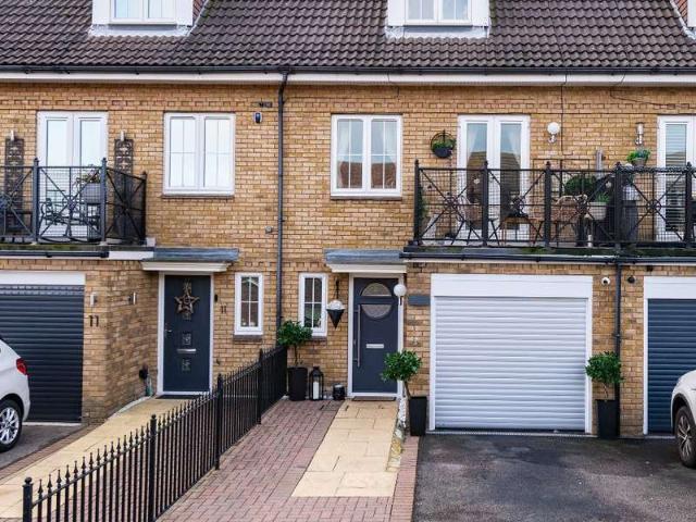4 Bedroom Terraced House