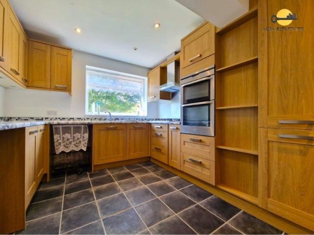 3 Bedroom Terraced House