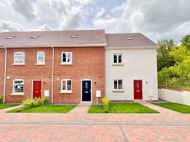 3 Bedroom Terraced House
