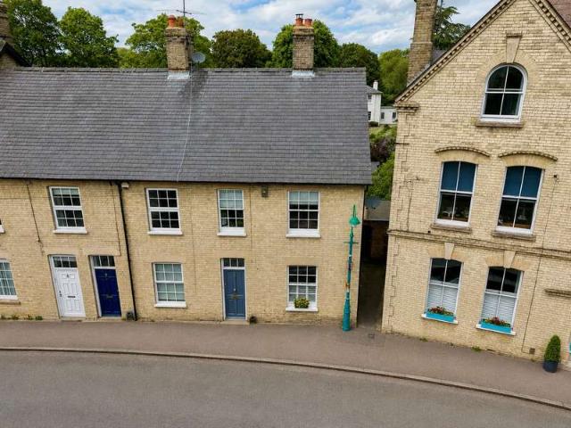 3 Bedroom Terraced House