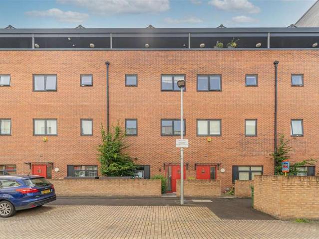3 Bedroom Terraced House