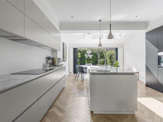 3 Bedroom Terraced House