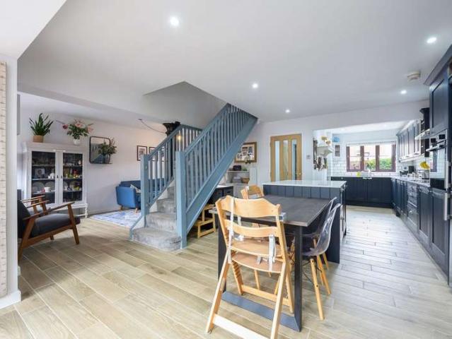 3 Bedroom Terraced House