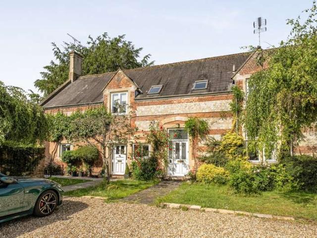3 Bedroom Terraced House