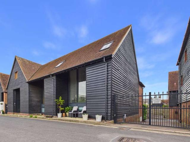 3 Bedroom Terraced House