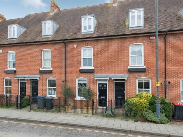 3 Bedroom Terraced House