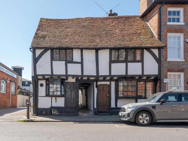 3 Bedroom Terraced House