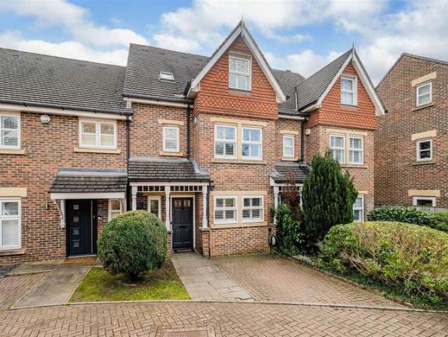 4 Bedroom Terraced House