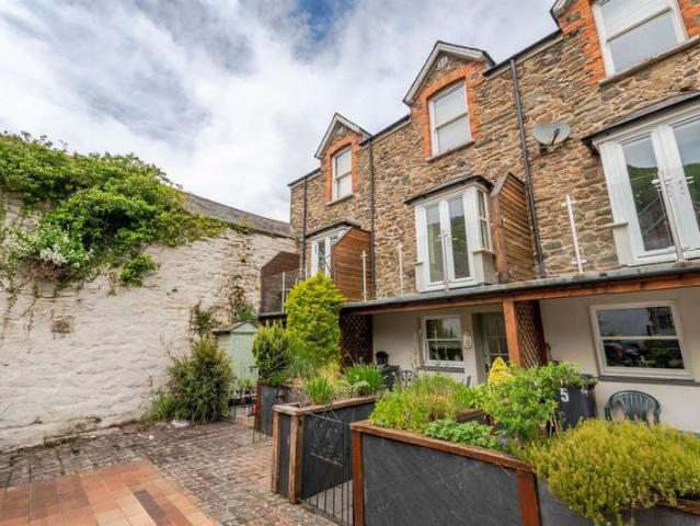 3 Bedroom Terraced House