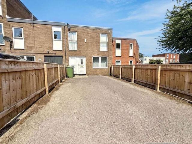 3 Bedroom Terraced House