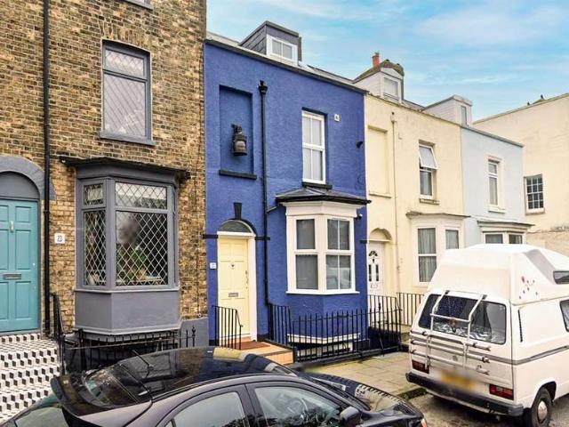 3 Bedroom Terraced House