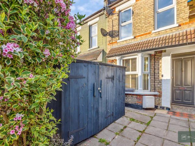 3 Bedroom Terraced House
