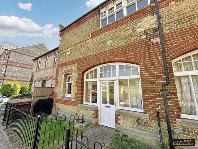 3 Bedroom Terraced House