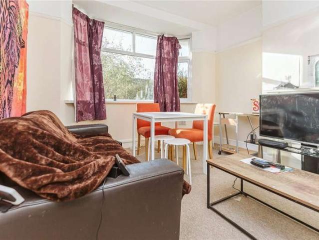 4 Bedroom Terraced House
