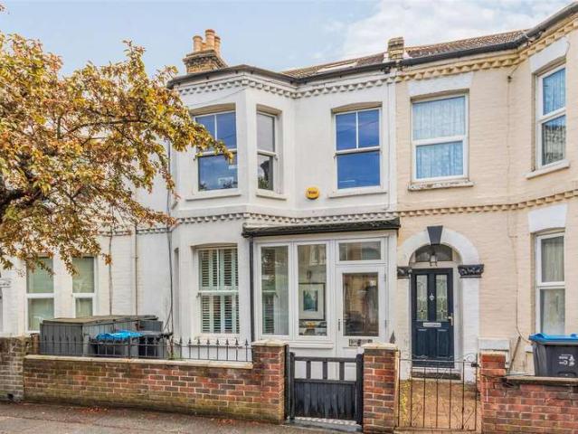 3 Bedroom Terraced House